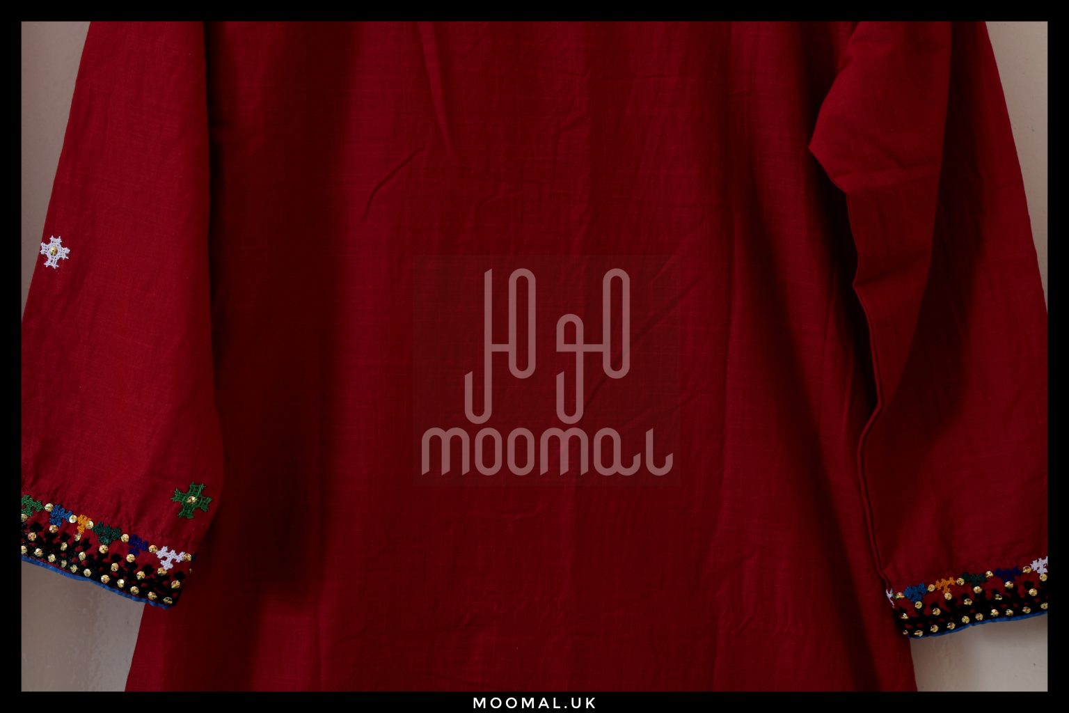 Embroidered Sindhi Suit – red shirt and off white toursers – Moomal