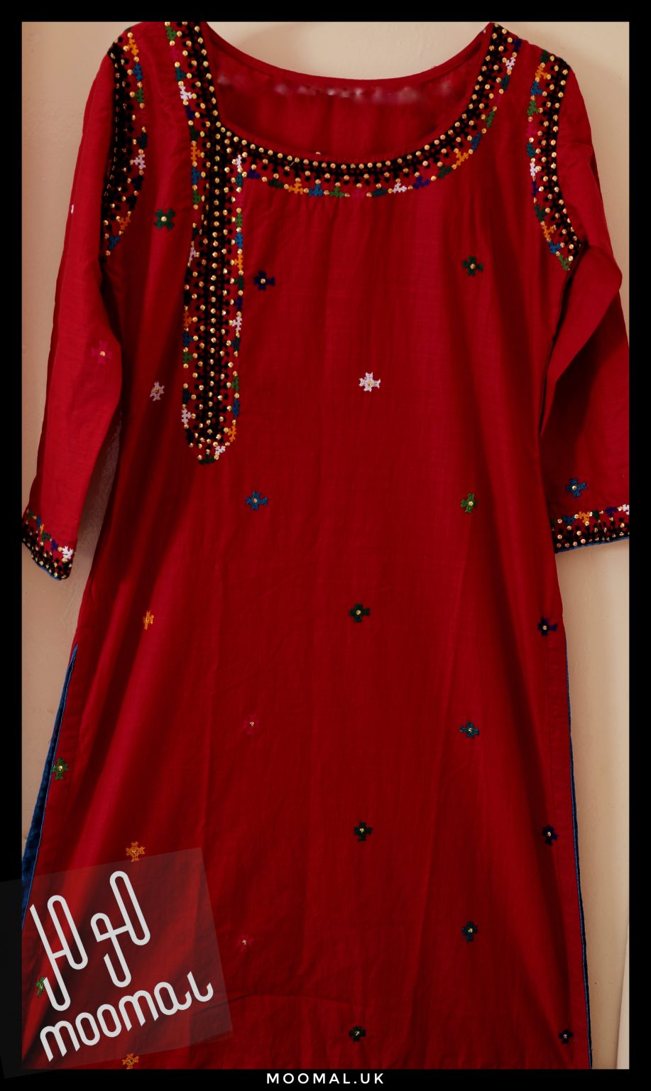 Embroidered Sindhi Suit – red shirt and off white toursers – Moomal